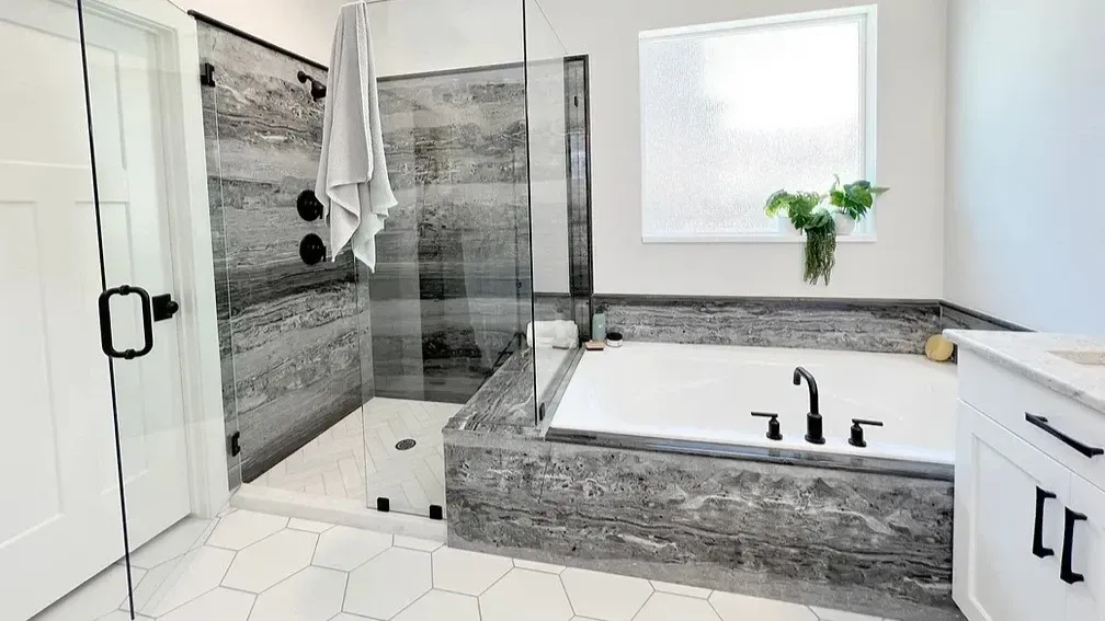 Stunning Walk-In Showers In Springdale, AR | Ozark Home Pros